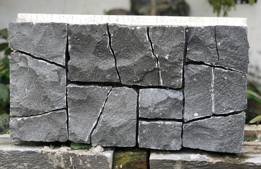 Retaining Walls & Pavers - Diggers Landscape Supplies